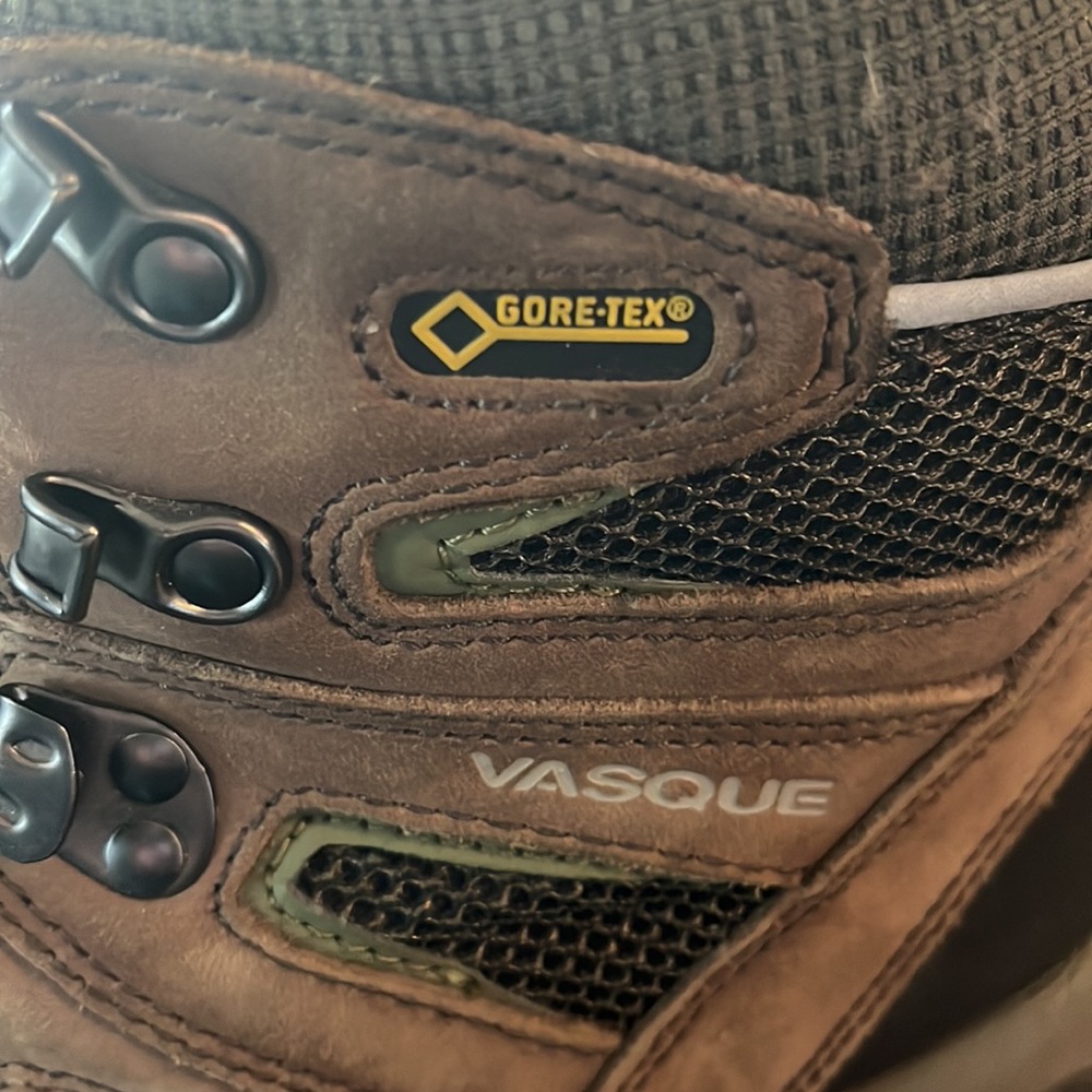 Vasque Men’s Hiking Boot With Vibram Soles And Gore-T… - Gem